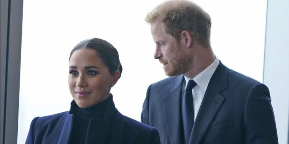 Prince Harry and Meghan pursued in their car by photographers in New ...
