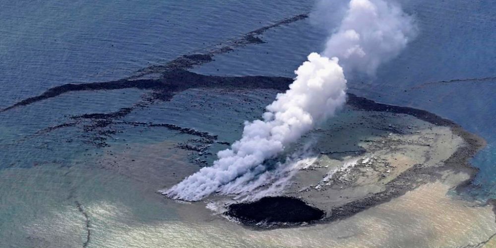 New island emerges after undersea volcano erupts off Japan, but experts ...