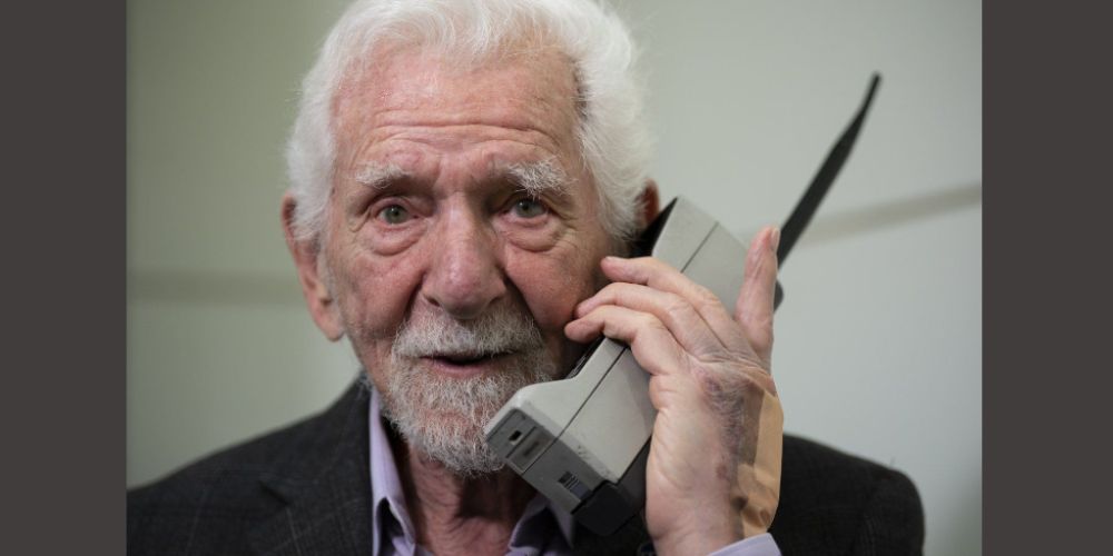 Father of cellphone sees dark side but also hope in new tech