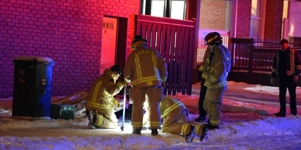 Man hurt after falling into open maintenance hole in Barrie