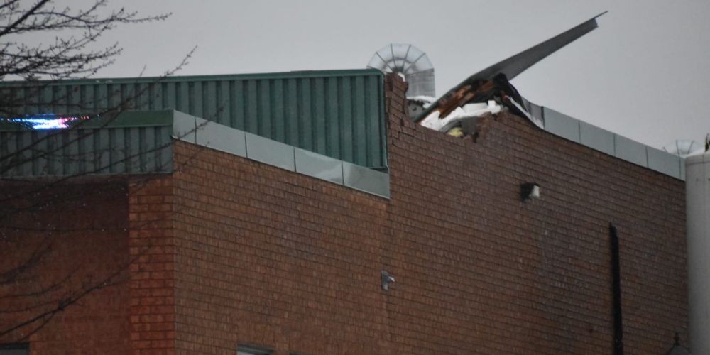 Partial roof collapse at south end Barrie business