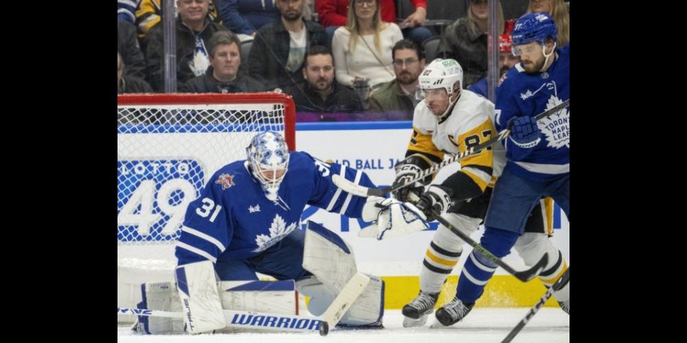 Domi, Jones help Maple Leafs pummel Penguins 7-0 | Barrie 360