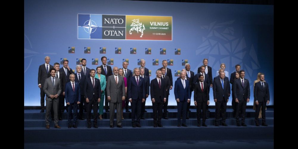 NATO leaders agree to fast-track Ukraine's membership, but gives no ...