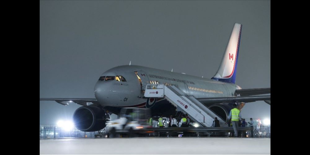 Replacement plane en route to India to bring Trudeau, Canadian ...