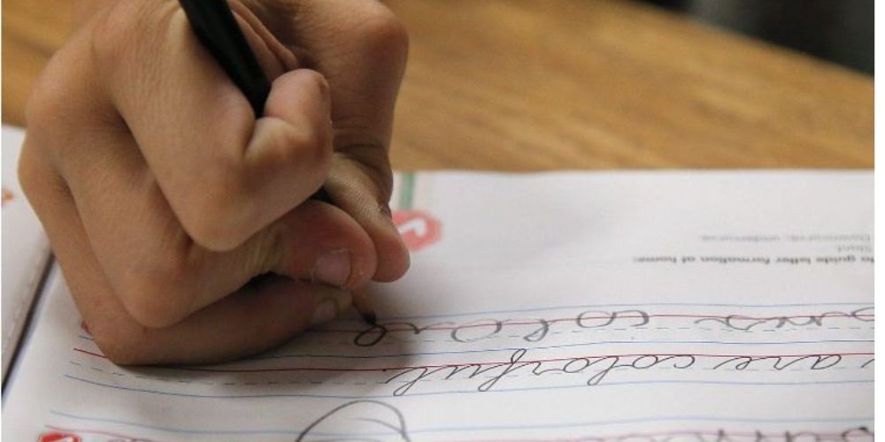 Cursive writing to be reintroduced in Ontario schools this fall ...