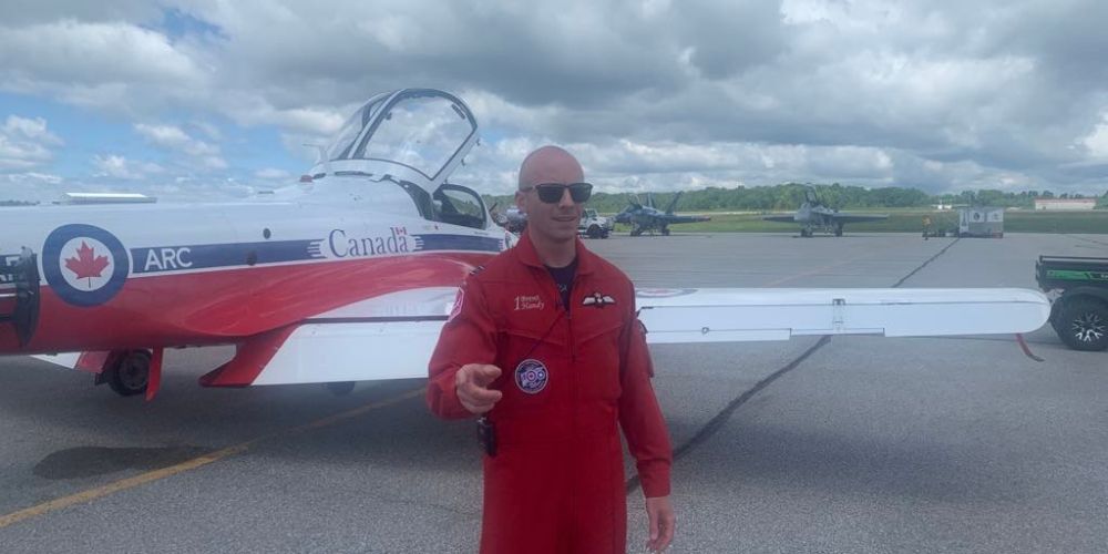 'It's been a trip of a lifetime': Simcoe County pilot to lead Snowbirds ...