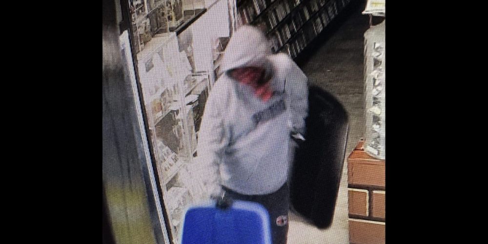 Suspects sought after video games stolen from Barrie store
