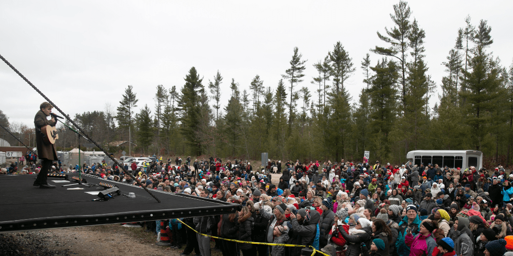 Hundreds Turned Up To See The CP Holiday Train Roll Through The Region ...