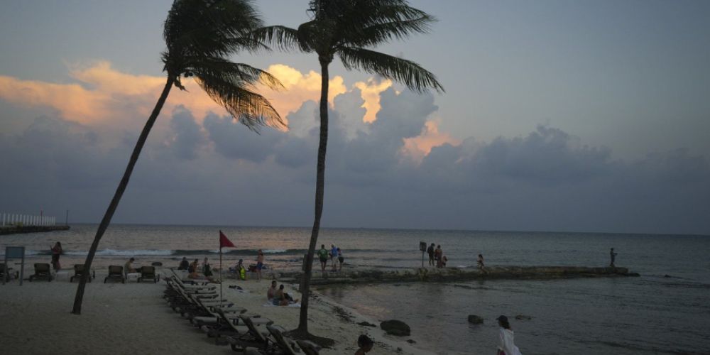 Hurricane Beryl roars toward Mexico after leaving destruction in ...