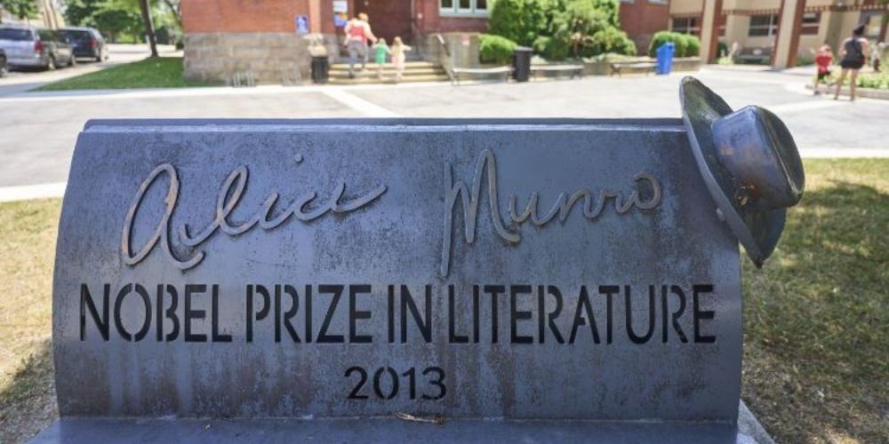 (Updated) Mayor of town where Munro lived would 'consider' amending ...