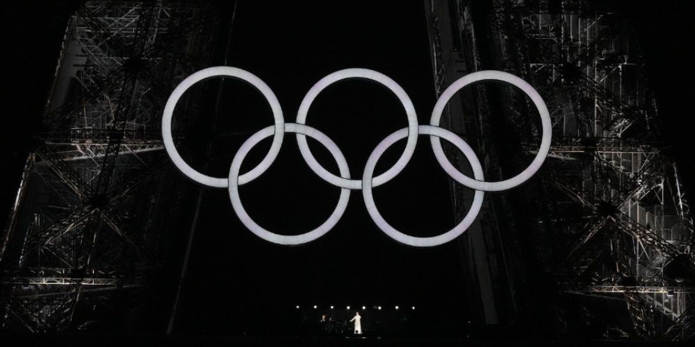 Celine Dion delivers stirring comeback performance at Paris Olympics ...