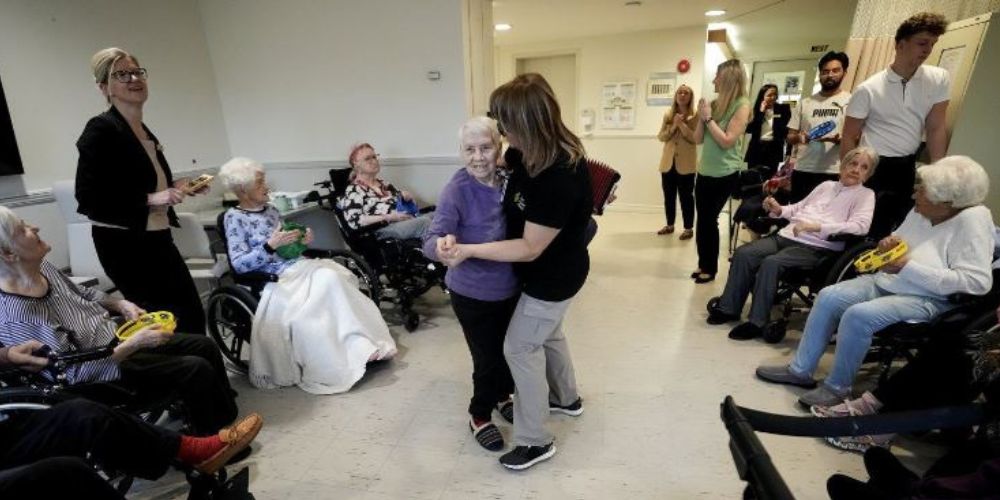 (Update) LTC homes must prioritize residents' mental health, treat ...