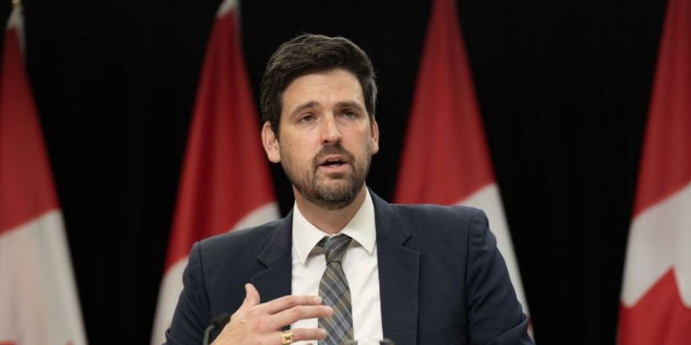 (Update) Feds were warned about setting 'significant precedent' with ...