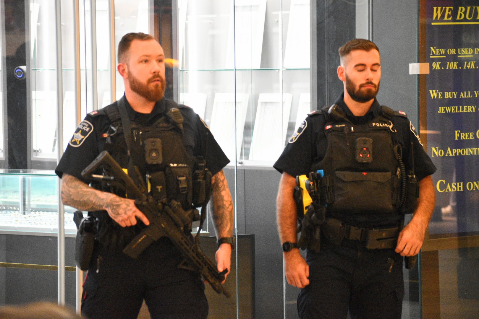 (Update) 4 suspects sought in reported armed robbery at Georgian Mall ...