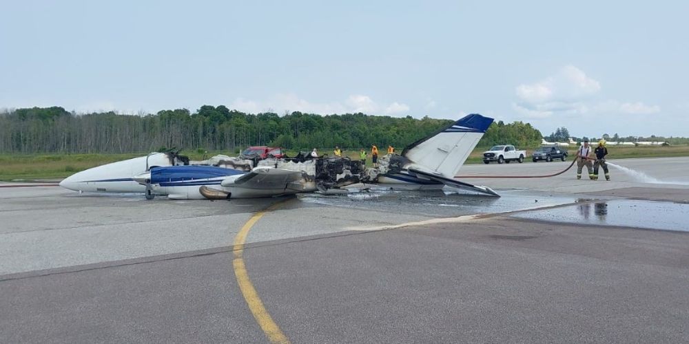 Airplane crash lands at Lake Simcoe Regional Airport