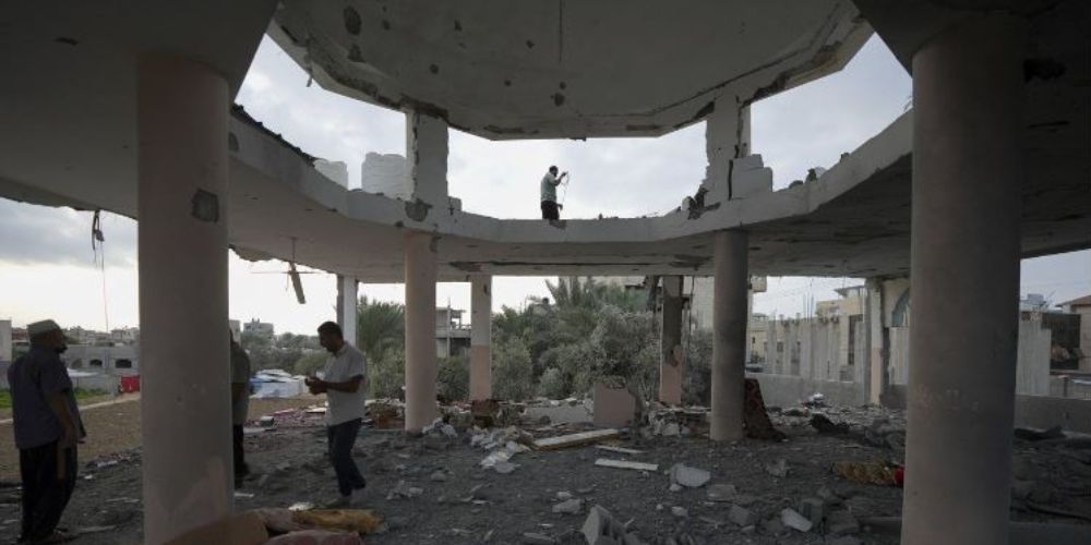 A strike on a mosque kills 19 as Israel bombards northern Gaza and ...