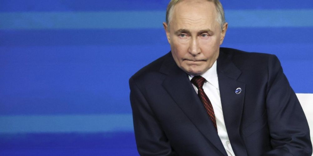 Putin congratulates Trump on his election victory in his first public ...