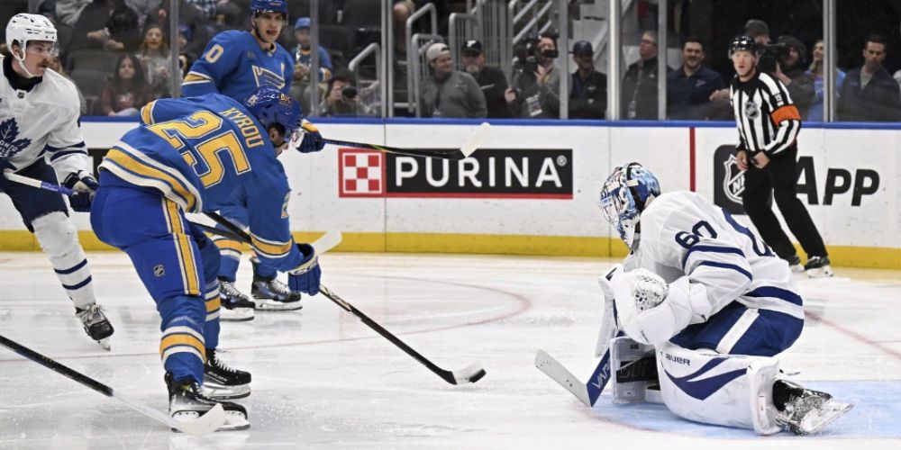 Parayko scores twice, Blues beat Maple Leafs 4-2 in Berube's return to ...