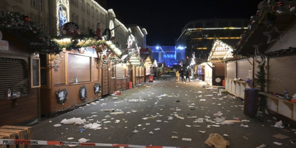 (Updated) At least 2 dead and 60 hurt after a car drives into a German ...