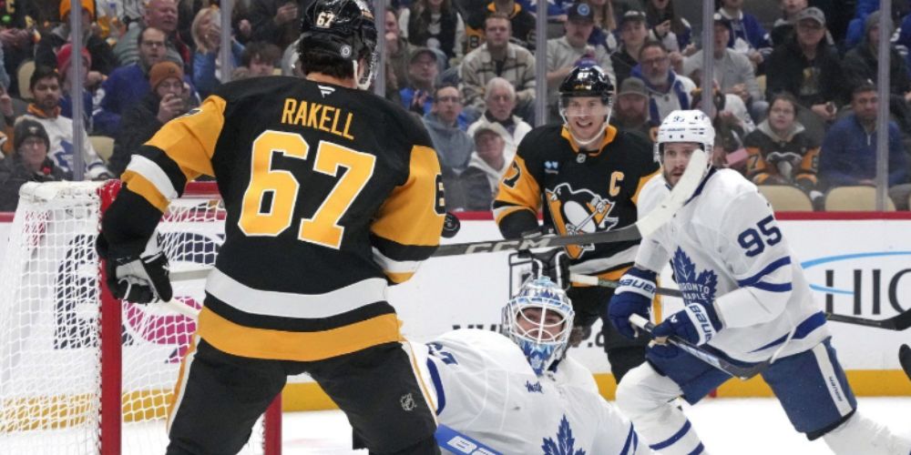 Bunting scores key power-play goal to power Penguins past Maple Leafs 5-2 | Barrie 360