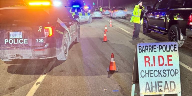 Driver U-turn on approach to RIDE spot check in Barrie doesn't go ...