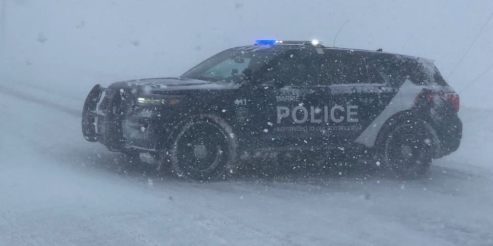 Wind-whipped snow and a trio of multi-vehicle collisions in Barrie ...