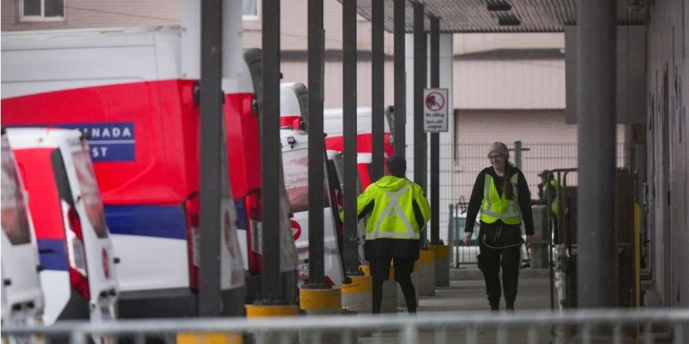 Weekend work a key sticking point between Canada Post, workers
