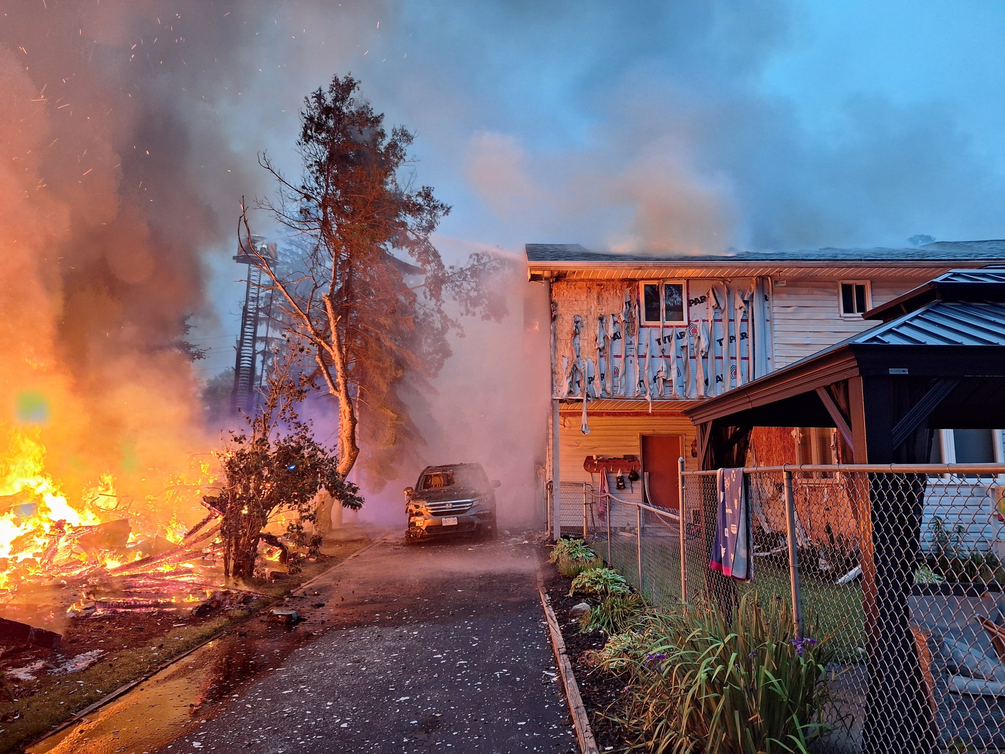 Multiple homes destroyed by fire in Gravenhurst