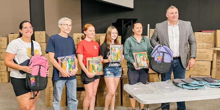 Barrie Mayor Alex Nuttall distributes 8,600 backpacks across Ontario ...