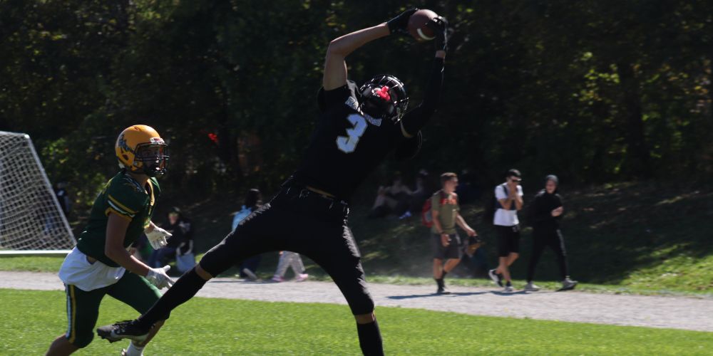 Lengthy school lockdown delays Maple Ridge's season-opening win at ...