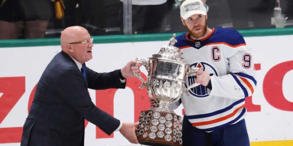 Connor McDavid signs a two-year, $25 million contract extension with the Edmonton Oilers