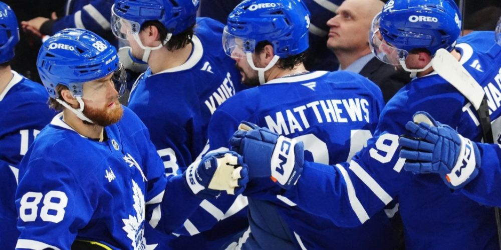 Nylander returns with three-point effort as Maple Leafs cruise past ...